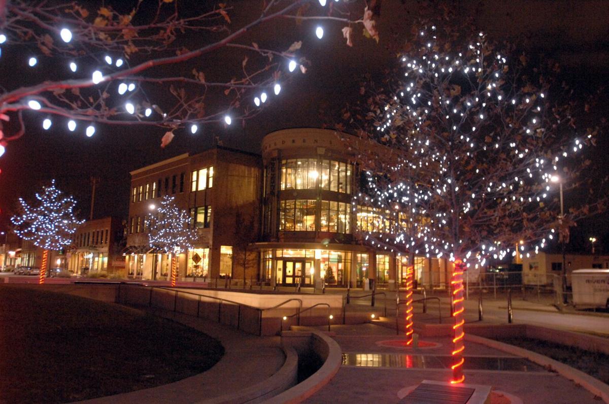 Uptown Normal gets you in the holiday spirit | Entertainment ...