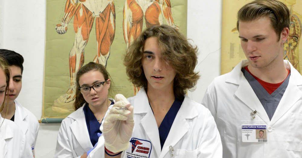 Hands-on: Cadaver lab experience benefits students