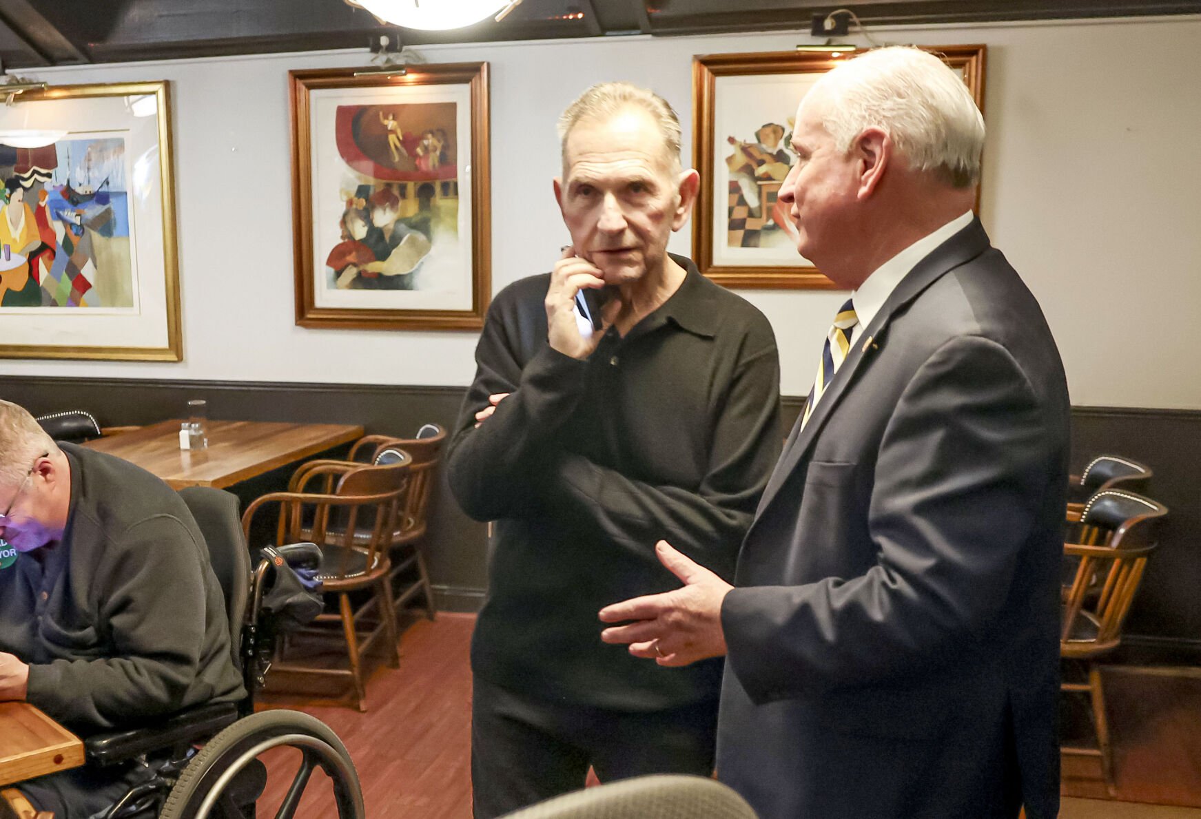 Brady defeats Mwilambwe, Hendricks, for Bloomington mayor