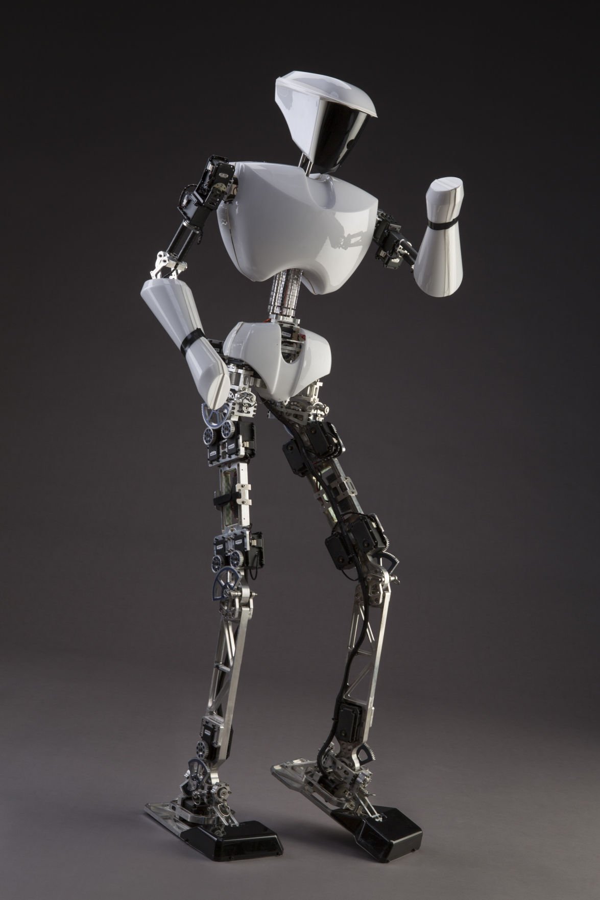 ‘Robot Revolution’ exhibit opens with a flourish — and a whir — at ...