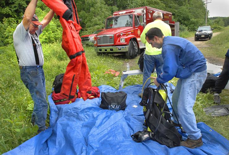 Search for missing kayaker resumes Tuesday morning