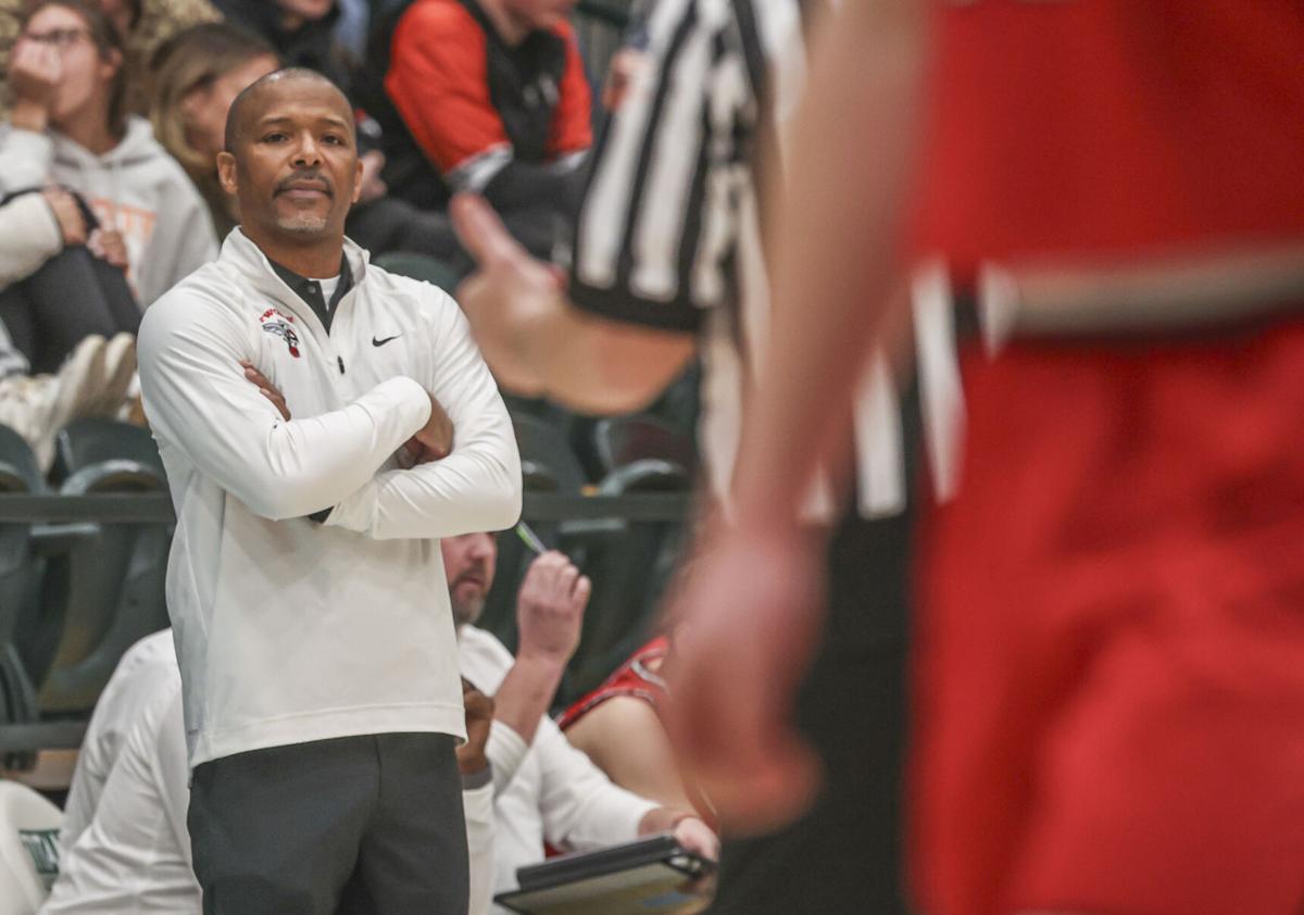 Micheal Mosley returns to Bloomington as head boys basketball coach