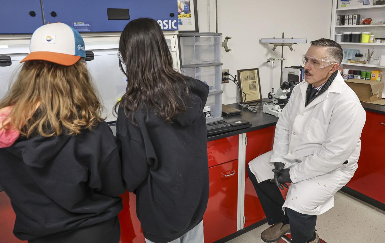 Metcalf students put to the test with forensic science class at ISU
