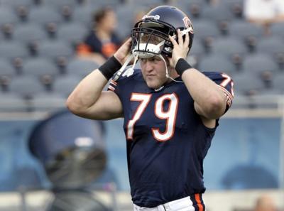 Bears sign long snapper to replace Mannelly