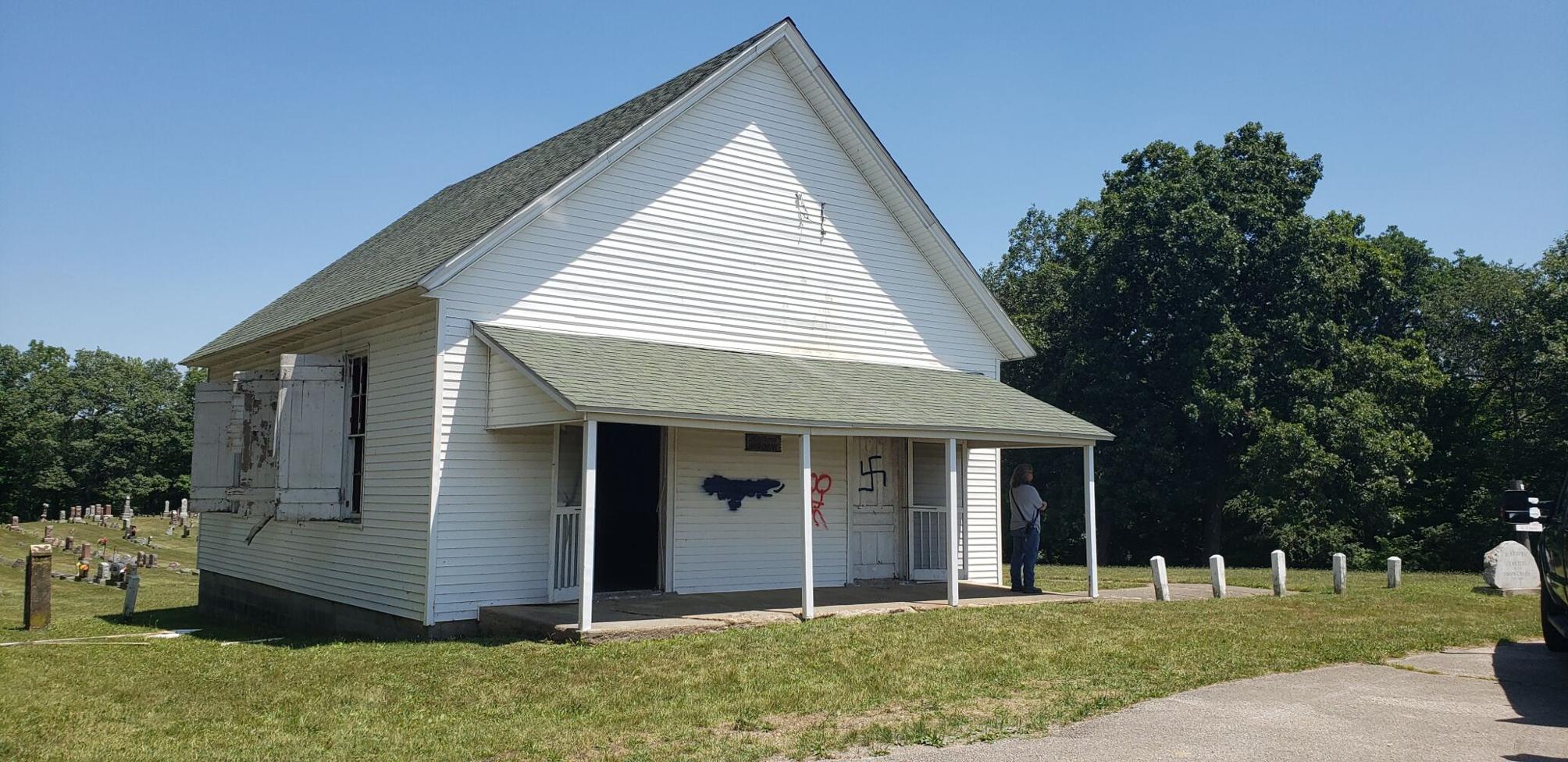 Police investigating fire, vandalism at Lake Bloomington's Hinthorn Chapel