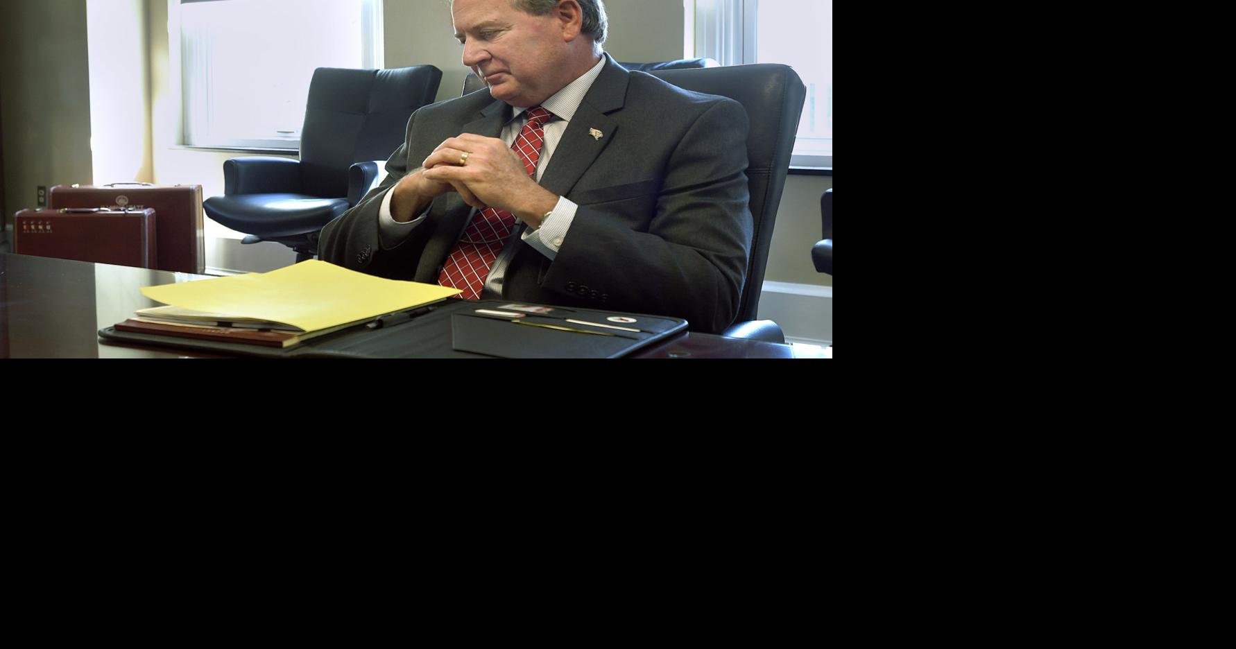 Illinois State Director of Athletics Larry Lyons announces he's ...