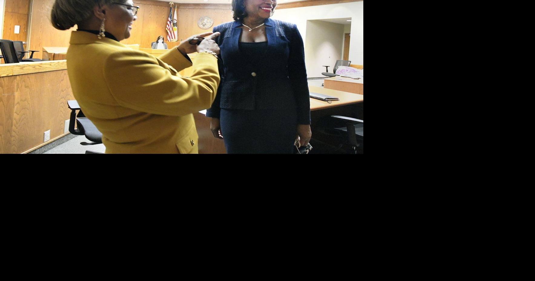 Carla Barnes sworn in as first Black judge in 11th Judicial Circuit