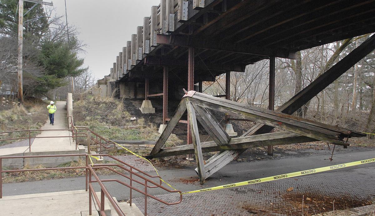 PHOTOS: Camelback Bridge truss collapses