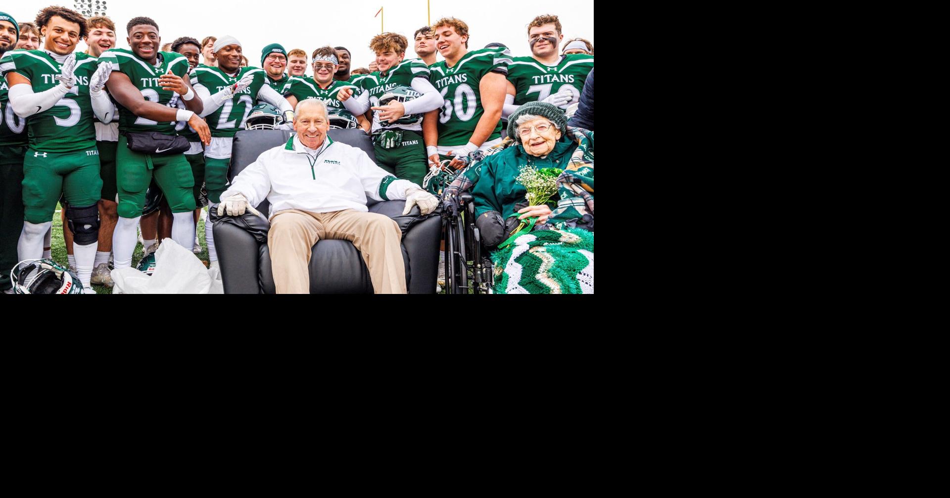 Norm Eash says farewell as Illinois Wesleyan coach in season-ending ...