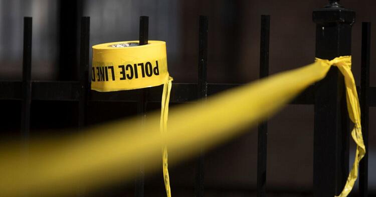 At least 4 people shot, 1 fatally, in Chicago's 2nd mass shooting of ...