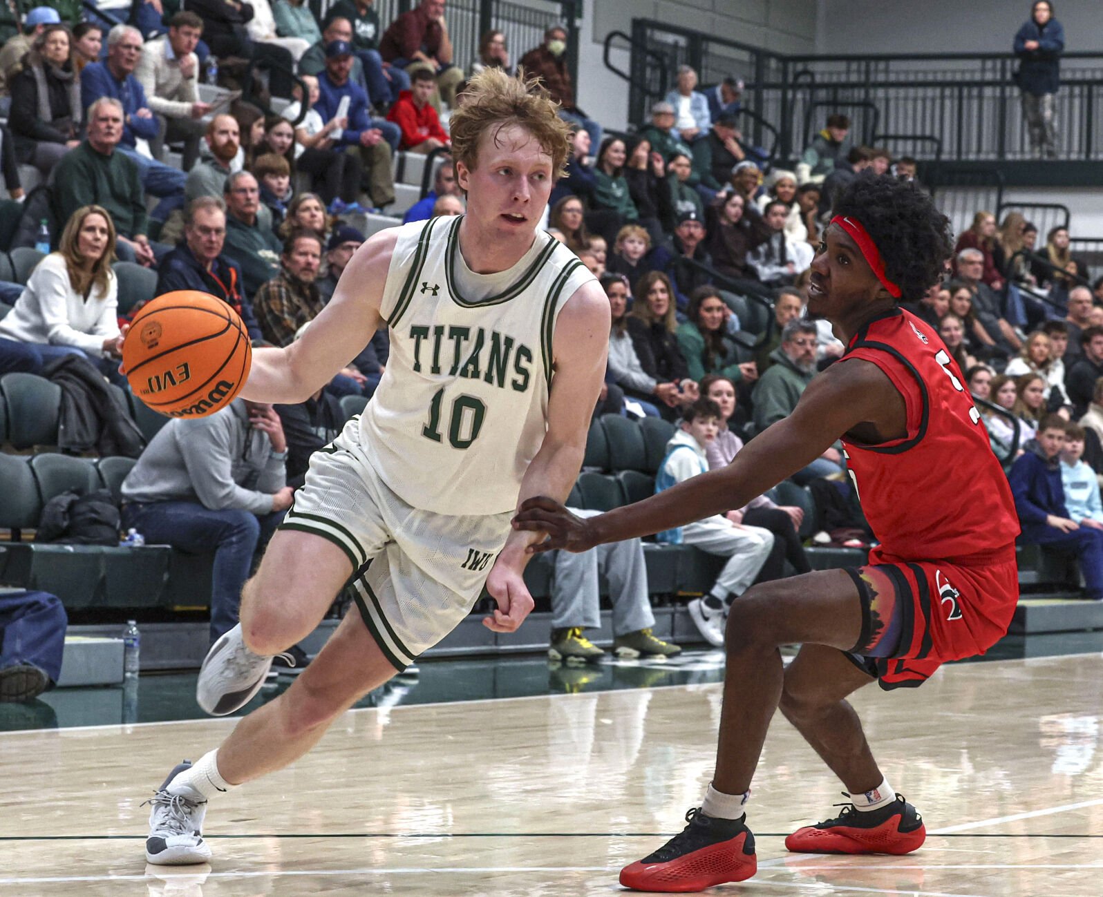 Carthage evens up CCIW race with victory over Illinois Wesleyan