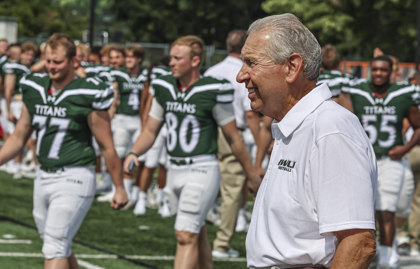 Veteran Illinois Wesleyan football coach Norm Eash announces retirement