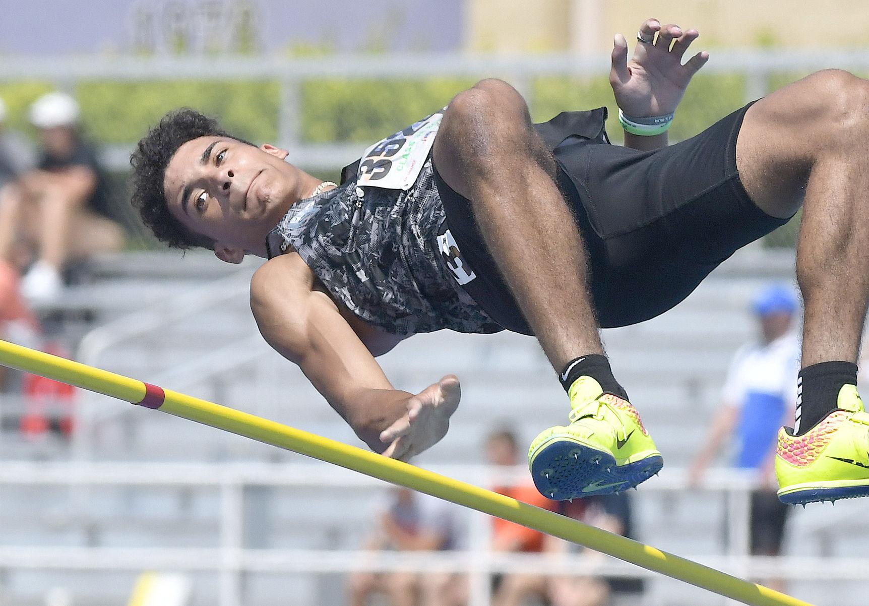 Isaiah Whitaker of Bloomington sets world pole vault record for 14-year ...