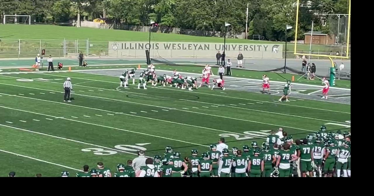 Illinois Wesleyan football overcomes Carthage