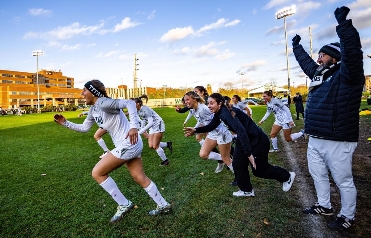 Selfless attitude helps Illinois Wesleyan capture CCIW women's soccer ...