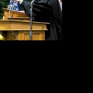 Former President Clinton addresses Knox graduates