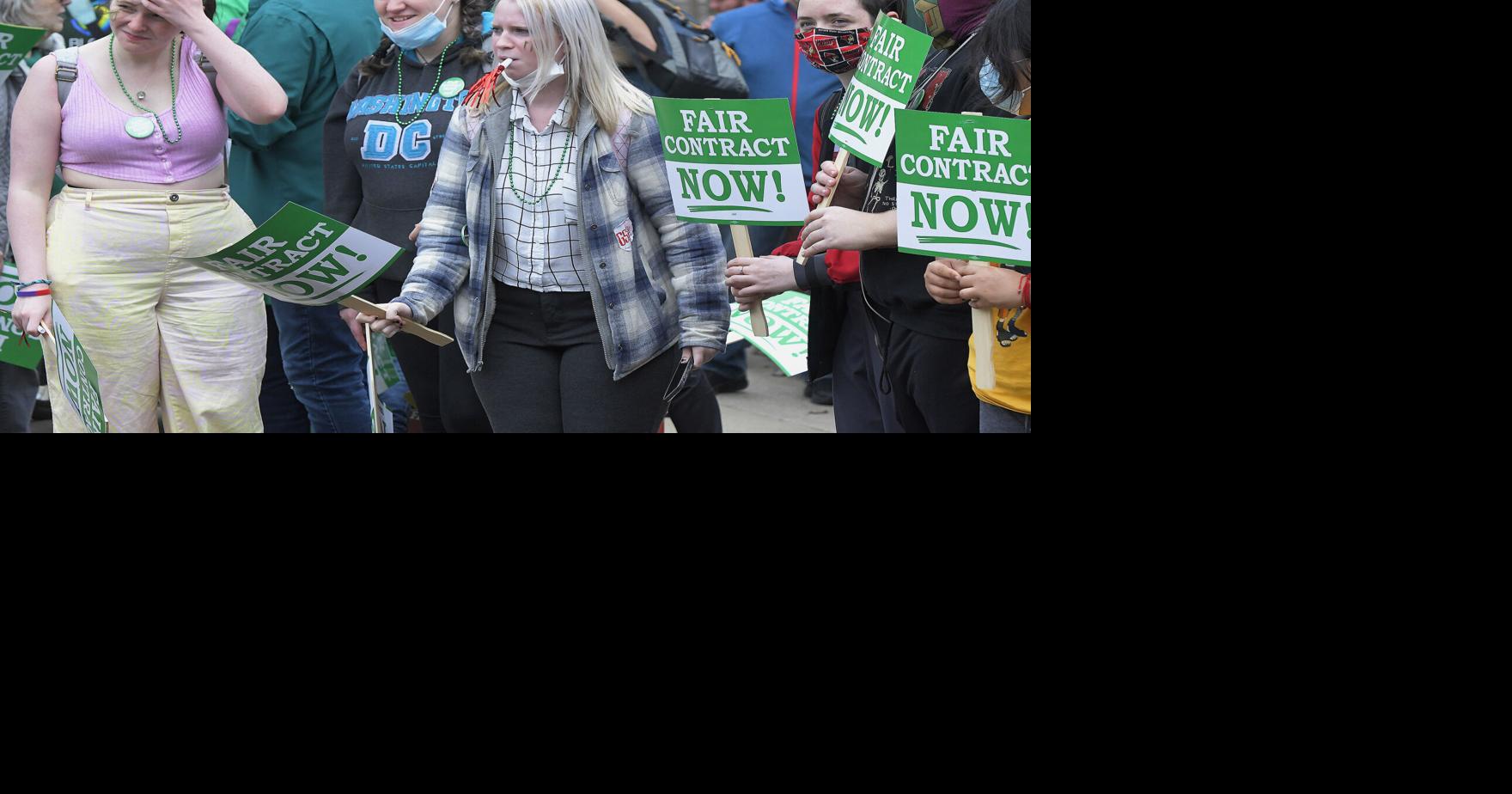 Photos: AFSCME union members at ISU rally for better pay