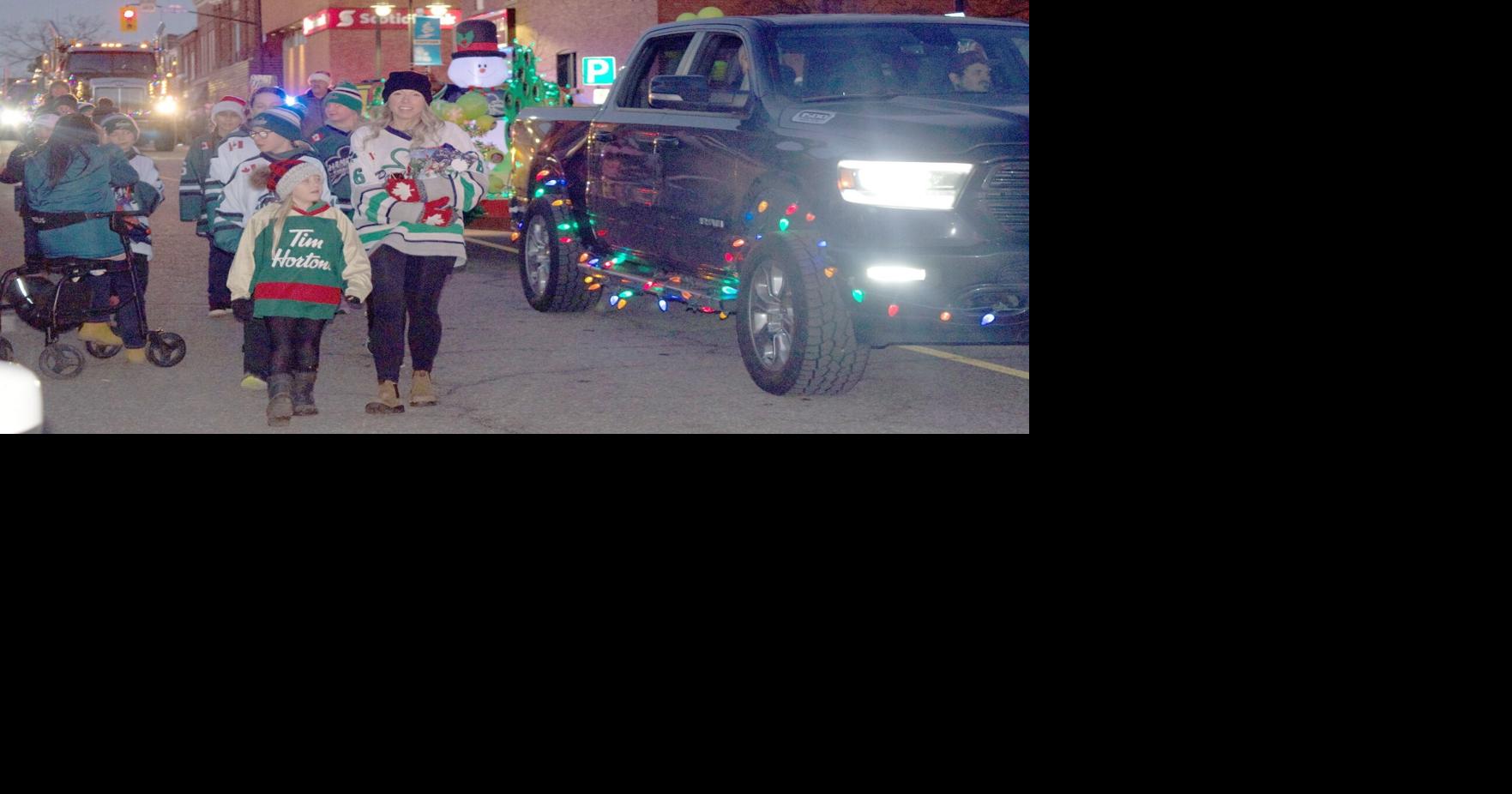 Santa visits Parry Sound in the return of full-length parade