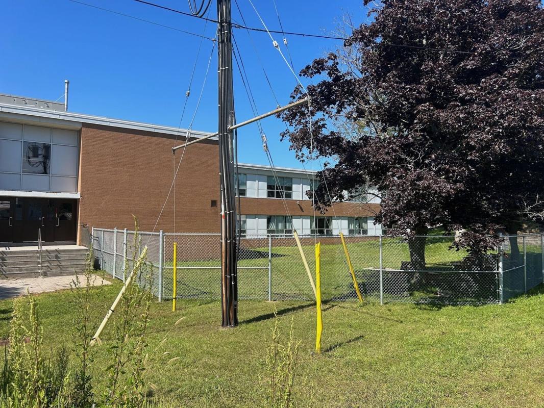 WHAT’S GOING ON HERE?: Mega school construction begins