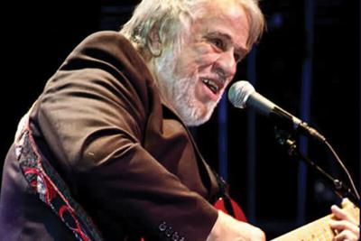 Bobby Mason pulls from diverse Influences at Coffee Gallery Backstage ...