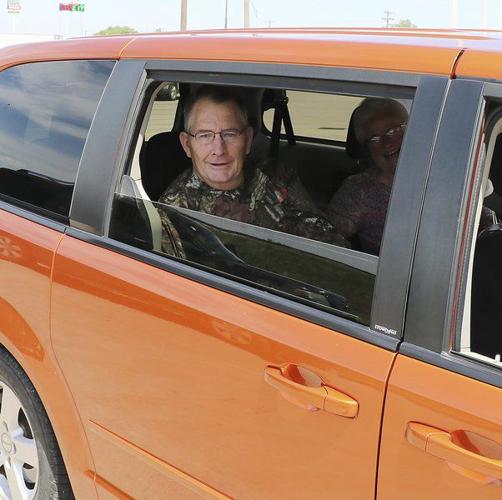 Virus victim takes parade route home | Local News ...