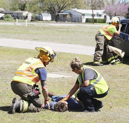 Mock wreck, real life lessons | Local News | paulsvalleydailydemocrat.com