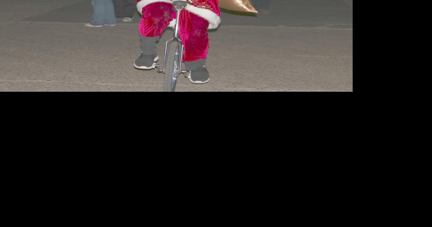 Santa cheer rides in recent parade | Local News ...