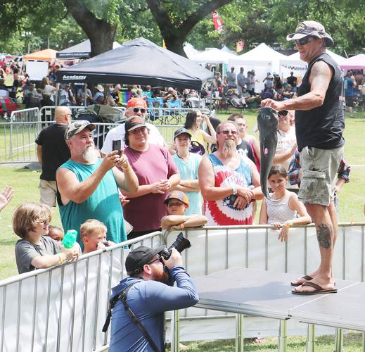 Noodlers bring in the big fish | News | paulsvalleydailydemocrat.com