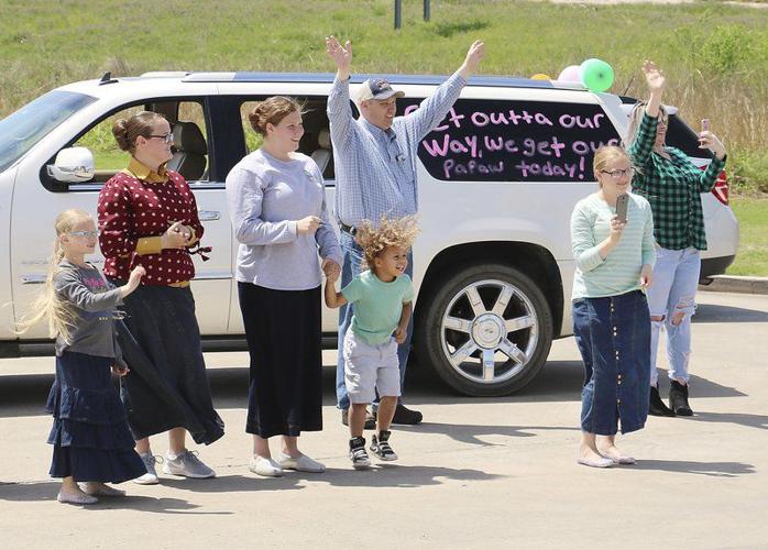 Virus victim takes parade route home | Local News ...