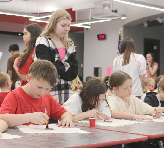 Art students helping art students | Local News ...