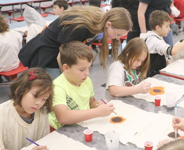 Art students helping art students | Local News ...