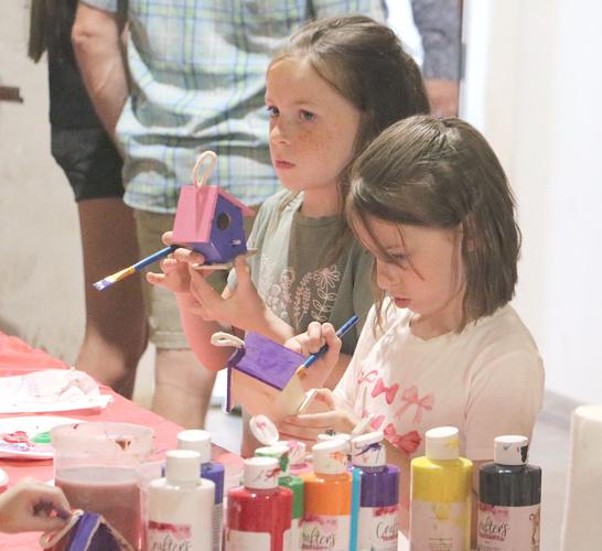 Art walk brings the color | Local News | paulsvalleydailydemocrat.com