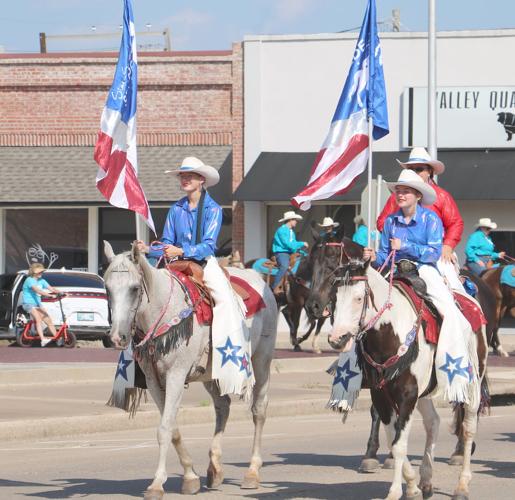 Parade helps put rodeo back in spotlight | Local News ...