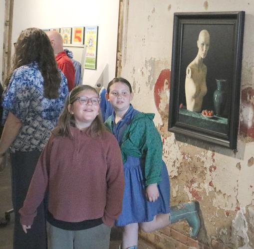 Art walk brings the color | Local News | paulsvalleydailydemocrat.com