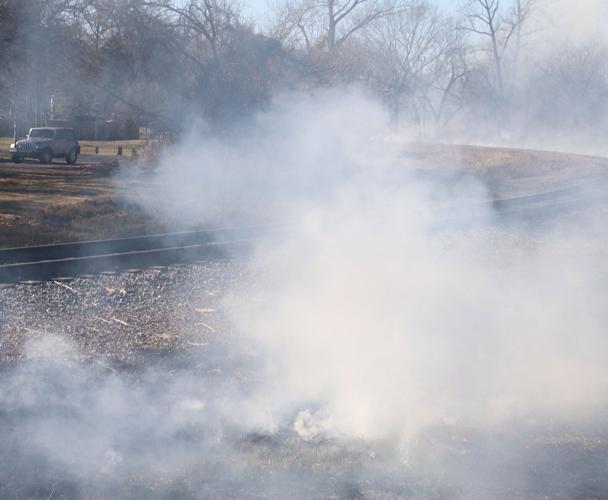 Park area fire brings the smoke | Local News | paulsvalleydailydemocrat.com