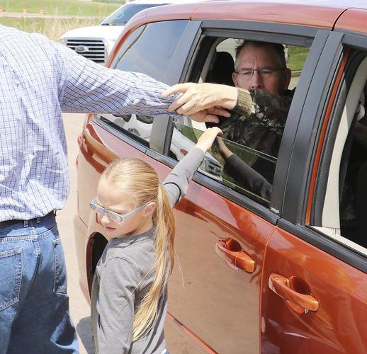 Virus victim takes parade route home | Local News ...