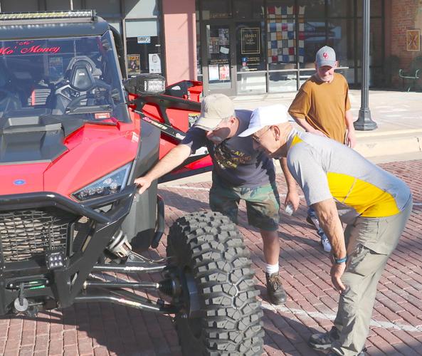 Vintage cars line PV festival | Local News | paulsvalleydailydemocrat.com