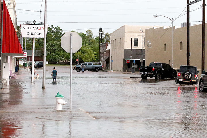 Downtown flooding | Photos | paulsvalleydailydemocrat.com