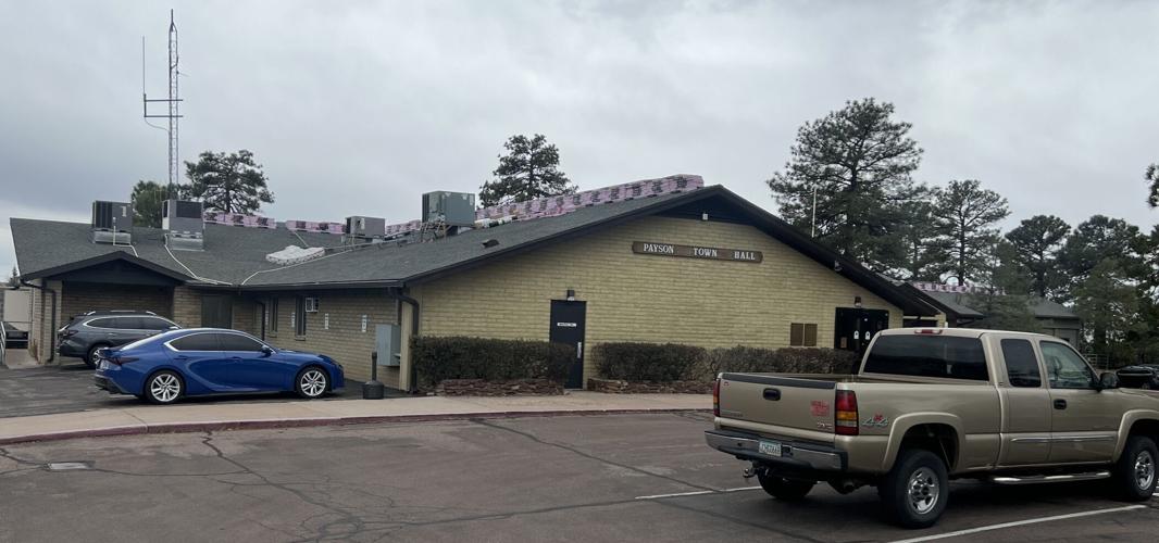 Town buildings get new roof | Local News | paysonroundup.com