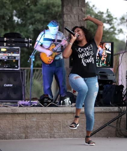 Outside the Line performs | Arts & Entertainment | paysonroundup.com