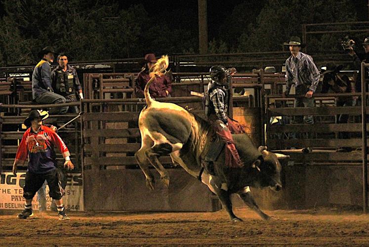 Gary Hardt Memorial Rodeo ropes in rodeo fans | News | paysonroundup.com