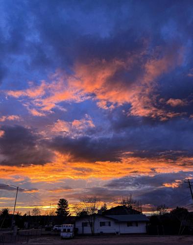 Photons, dust and the soul at sunset | 260 Connection | paysonroundup.com