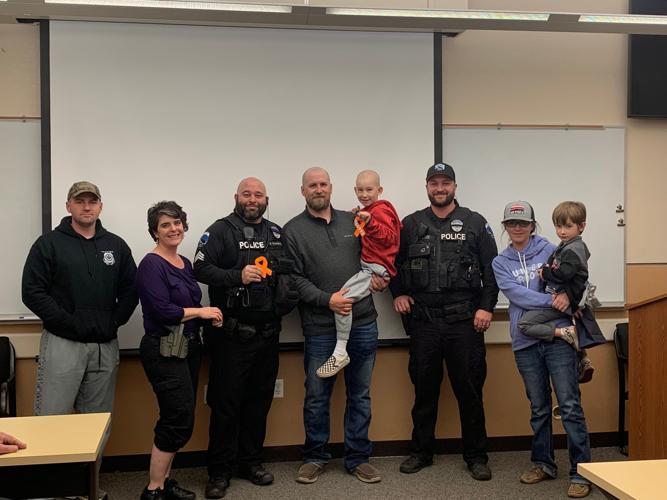 Payson police collect $10k for local family | Crime Law Enforcement | paysonroundup.com