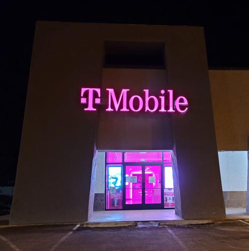 New T-Mobile store offers cell, internet service | News | paysonroundup.com