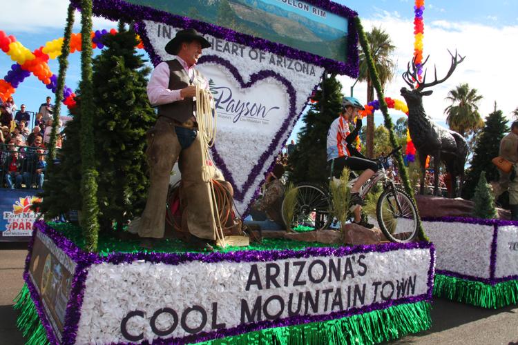 Parade float wins hugs, top awards | | paysonroundup.com