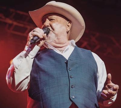 Country artist Johnny Lee performs at Payson casino | Arts ...