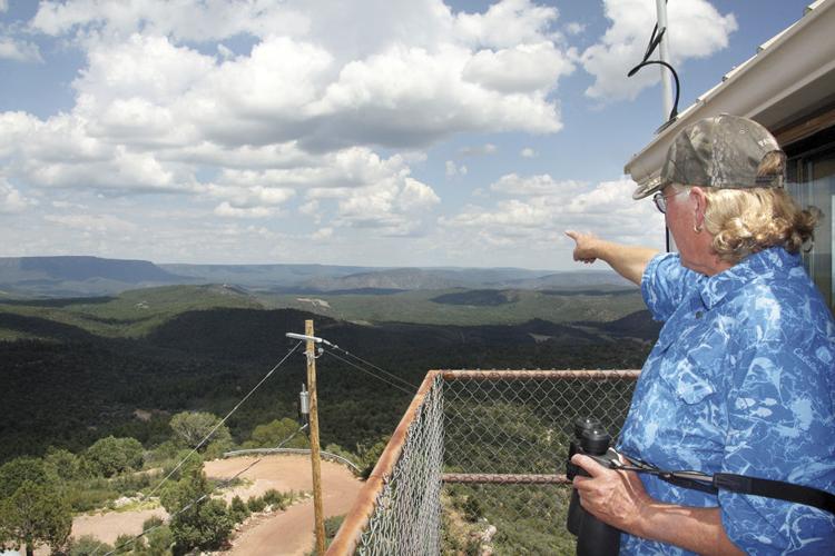 A day in a fire lookout tower on the Mogollon Rim | Local News ...