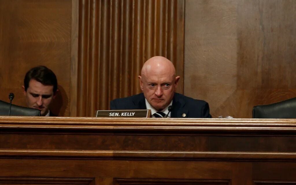 Sen. Kelly bill amendment would ensure 'human responsibility’ in AI ...