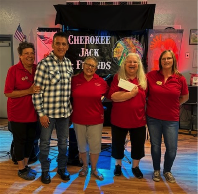 Elks donate to veterans quilting group | Local News | paysonroundup.com