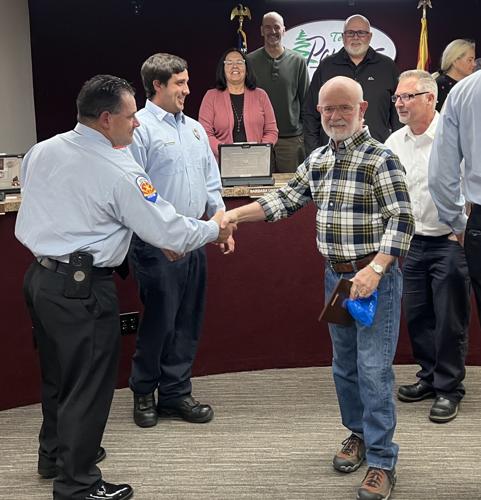 Payson fire present Citizens Lifesaving Award to resident | Local News ...
